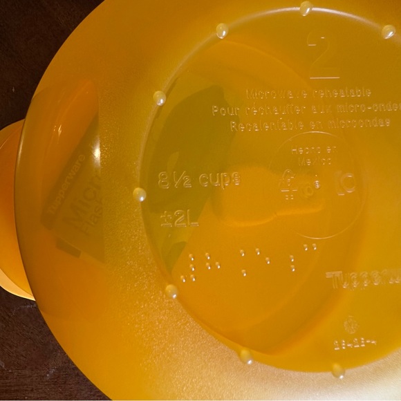 Tupperware | Kitchen | Tupperware Crystalwave Microwaveable Containers ...